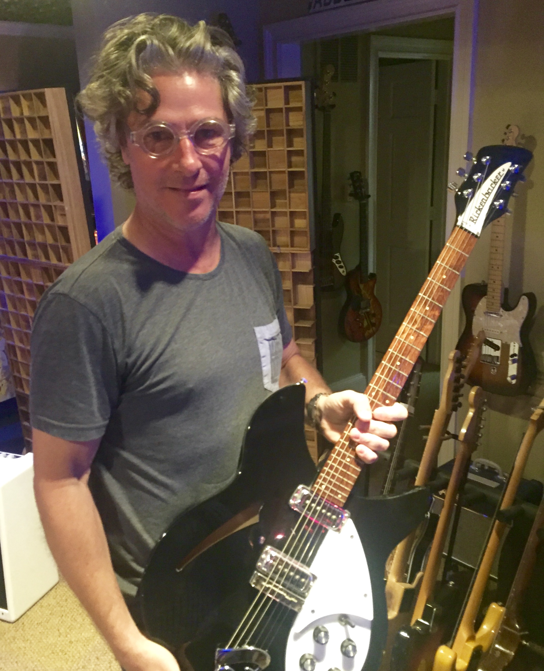 Your Guided Tour of Collective Soul singer Ed Roland’s 150-Guitar ...